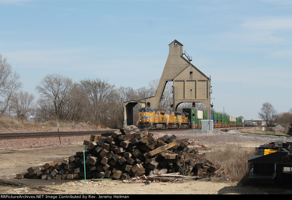 UP 7371 & others (1)